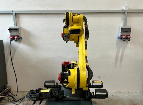 Industrial Robot Fanuc R/1000iA/80F Verified seller Nisko radno vreme