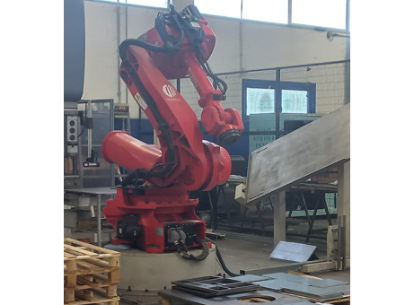 Industrijski robot COMAU NH3 210-3.1