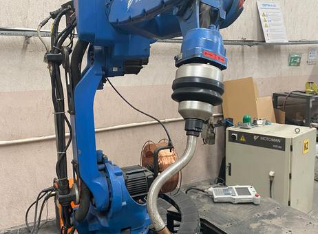 Industrijski robot Motoman YR-FA1400N-B00