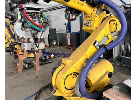 Industrial Robot Fanuc R-2000iB 165F R-30iA