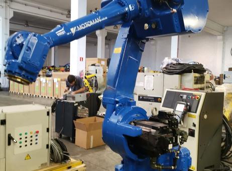 Industrijski robot Motoman EH80