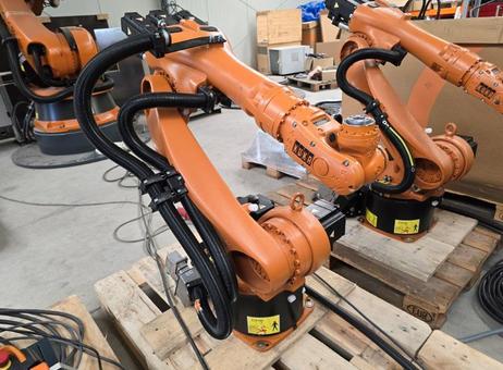 Industrial Robot Kuka KR5arc Verified seller  Nisko radno vreme