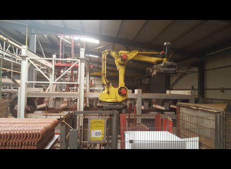 Industrial Robot Fanuc M410 Verified seller