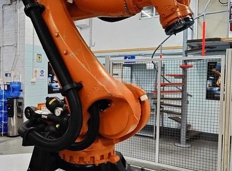 Industrial Robot KUKA KR240 R2500 Verified seller