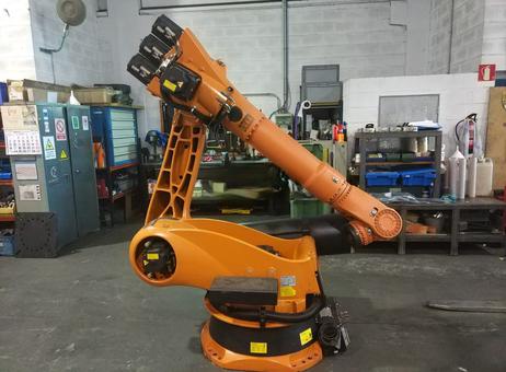 Industrial Robot KUKA KR 210 - 2k L shelf Verified seller