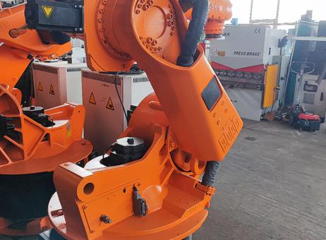 Polovne industrijski robot KUKA ZH30/45-II Verified seller