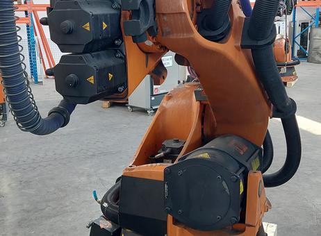 Industrial Robot KUKA KR210 L180-2 2000 Verified seller