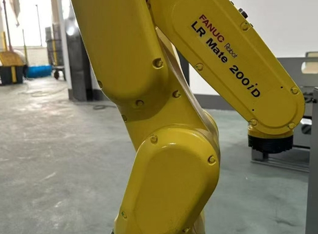 Industrial Robot FANUC LR Mate 200iD