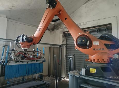 Paletizer - robot za paletiranje MAS PACK - KUKA ACCU