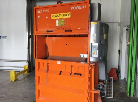 Orwak Power 3420 vertikalna presa za karton ili plastiku iz 2016. godine Najprodavaniji