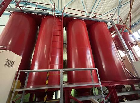 Tank 4 Silo capacity 2,6 Ton