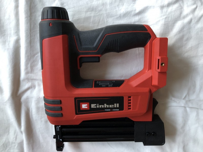 Einhell TE-CN18 aku heftalica +punjac + baterija