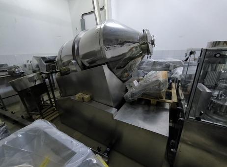 Blender u prahu Shanghai Royal Pharmaceutical Machinery EYH-3000 Dobar dogovor