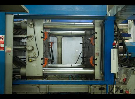 Mašina za brizganje Realpress HT 900
