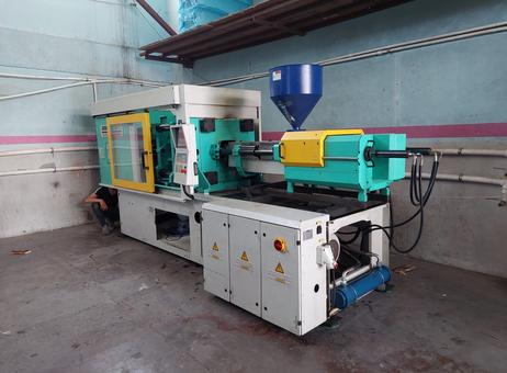Mašina za brizganje Arburg Allrounder 520C 2000-800 Dobra vrednost