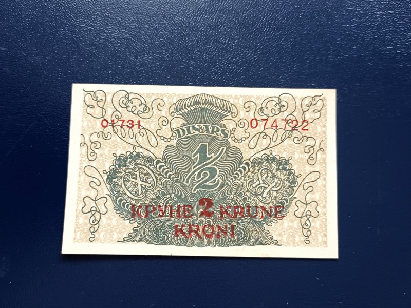Pola dinara dve krune UNC!