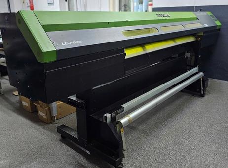 kater velikog formata Roland LEJ-640