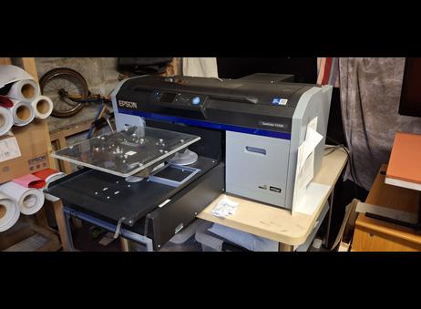 Epson SureColor SC-F2100 Direktni tekstilni štampač  Dobar dogovor