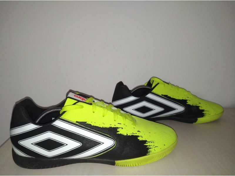 Umbro Sweeper muske patike za fudbal br 46 ( 28,5 cm)