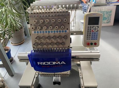 Mašina za vez Ricoma průmyslový vyšívací stroj RCM-1201PT - 12jehel, tlačítkový dislej