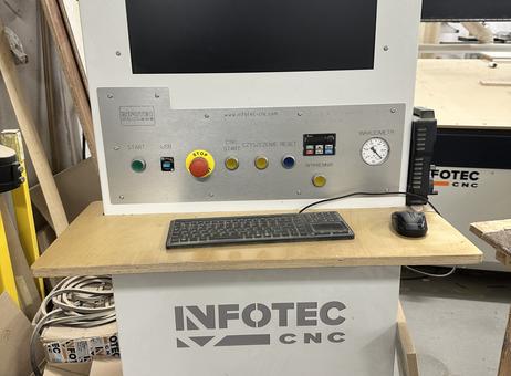 CNC obradni centar za drvo Infotec 3121 Evo