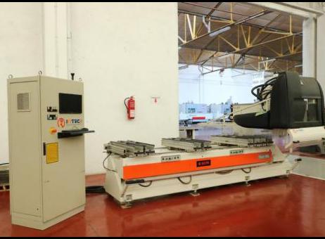 SCM TECH 99 L CNC obradni centar za drvo Verified seller Dobra vrednost