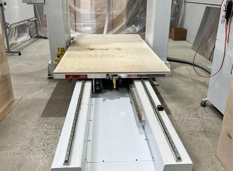 CNC obradni centar za drvo sa 5 osa Thermwood M90-510