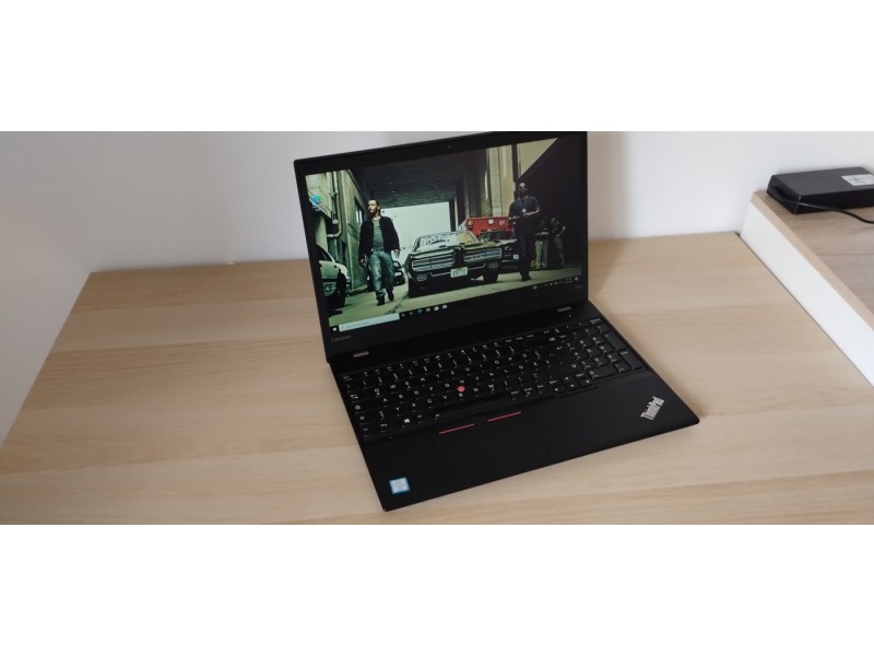 Lenovo Thinkpad T570.15.6'' i5-6gen.8GB. DDR3.256 SSD