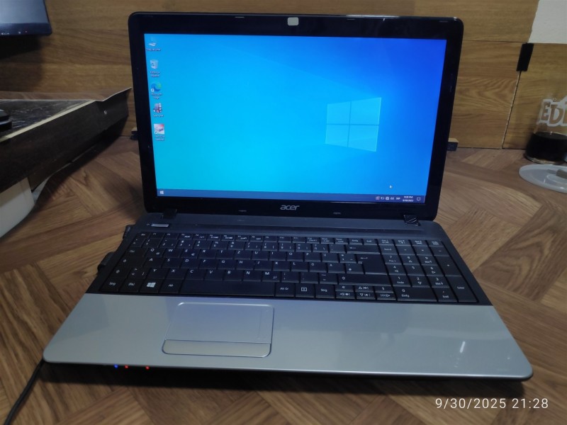 Acer E1-571G