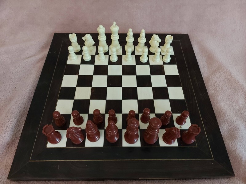 Profesionalna sahovska tabla od punog drvom