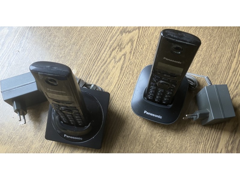 2 PANASONIC bežična DECT telefona