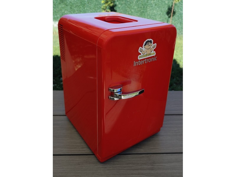 Mini frižider Intertronic – 15L