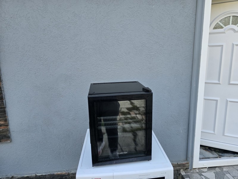 Mini frizider nov br 8