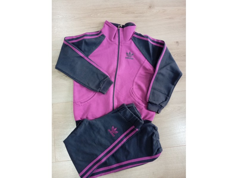 Adidas trenerka vel 6