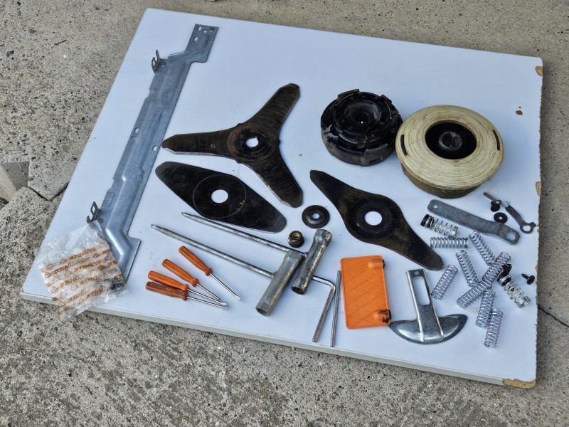 Stihl oprema za trimere sve sa slike