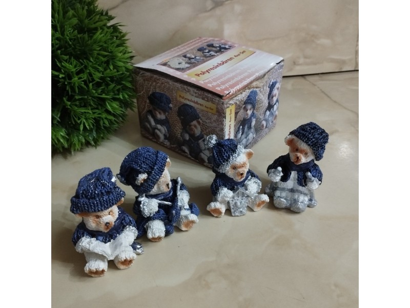 Set od 4 figure medvedića od poliresina,novo Germany