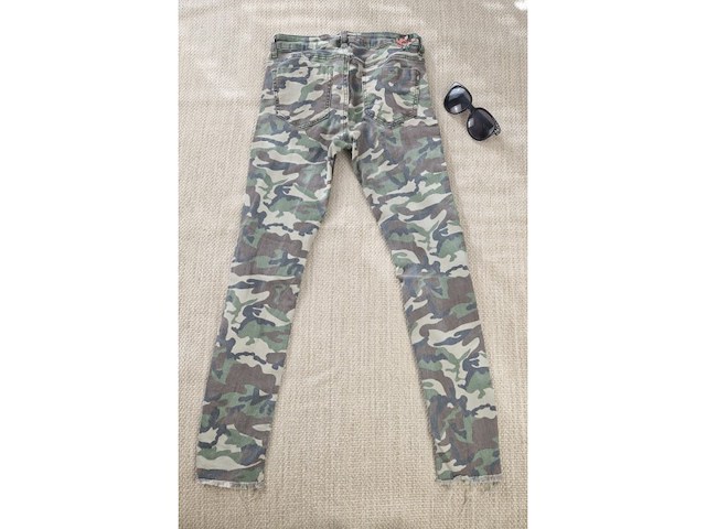 Clockhouse military farmerke dublji struk