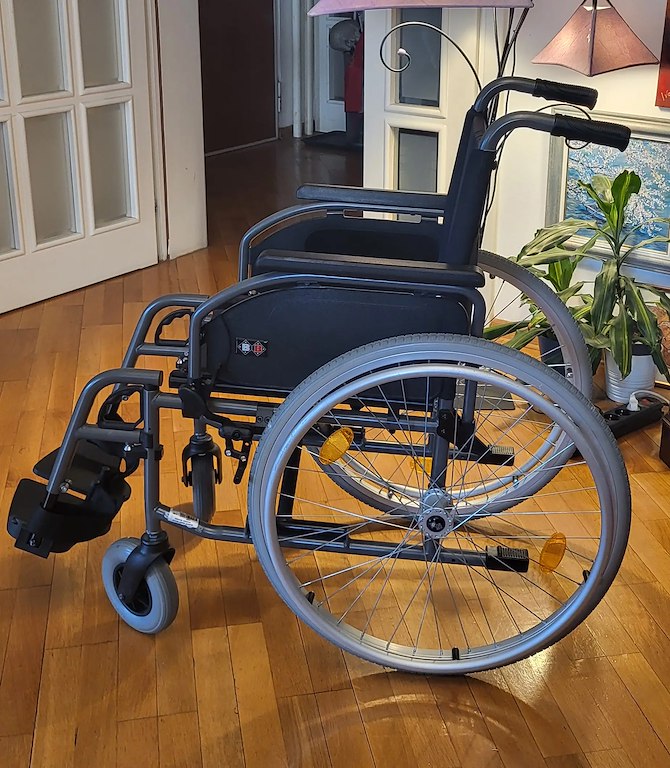 Invalidska mehanička kolica – kao nova