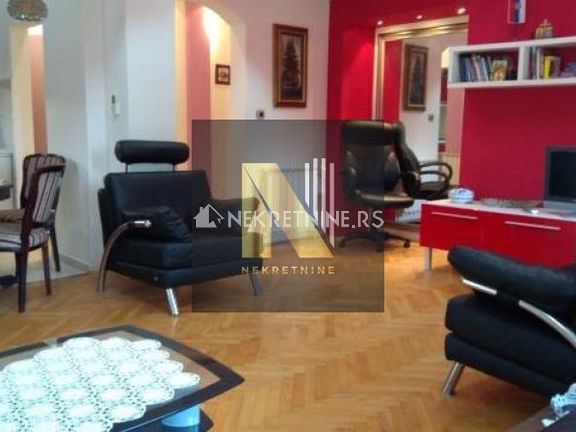 Izdaje se lux vila 420m2 za stambeno/poslovne svrhe