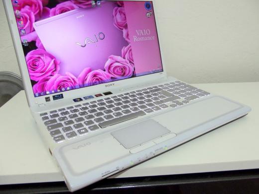 Kao NOV Beli ! Sony VAIO i5/8GB/SSD/Full HD/Svetleca Tast