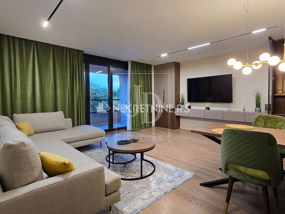 Četvorosoban stan,The One,Novi Beograd, 2 garažna mesta