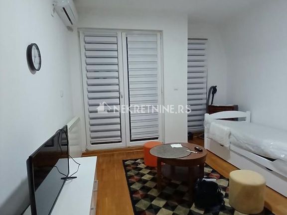 Voždovac, Vojvode Vlahovića, Miodraga Živanova, 23m2, Miodraga Živanova