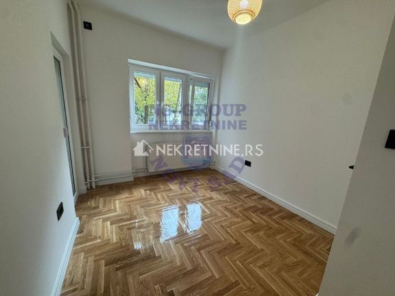 Komplet renoviran troiposoban