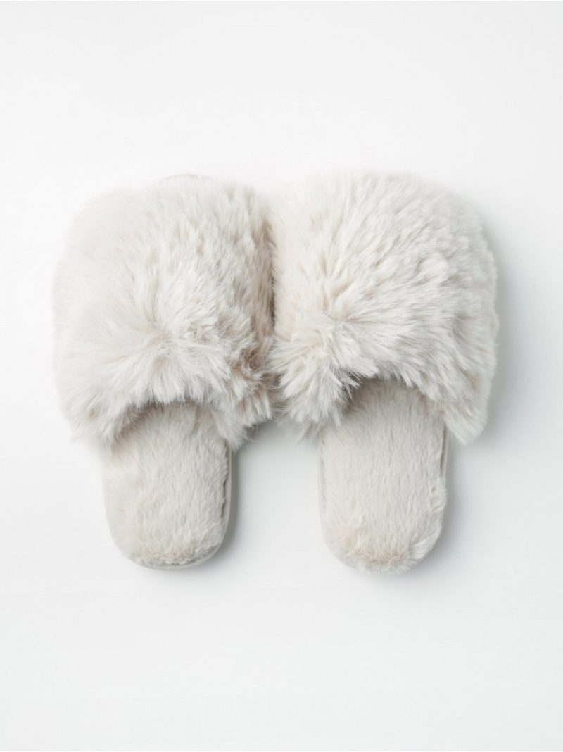 Papuče – Slippers in faux fur