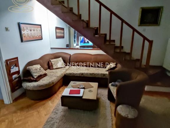 Prodaja duplex stana 71m² na 5. i 6. spratu sa 3 spavaće sobe – odlična lokacija
