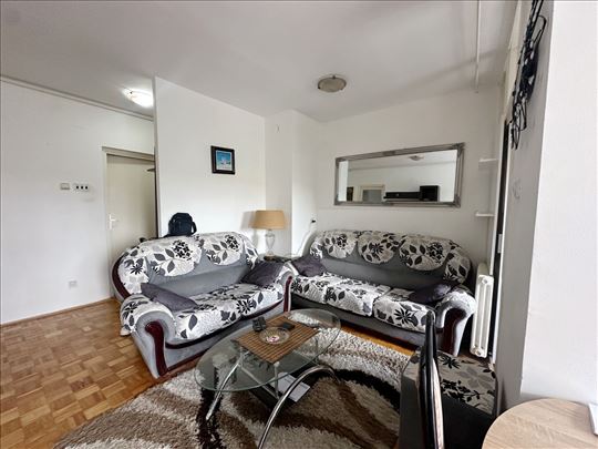 Odmah useljiv, dve spavaće sobe, 60 m2