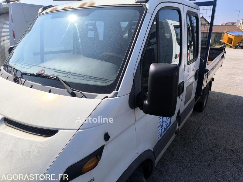 Prodaje se IVECO 35C12 kamion s ravnom platformom < 3.5t na aukciji