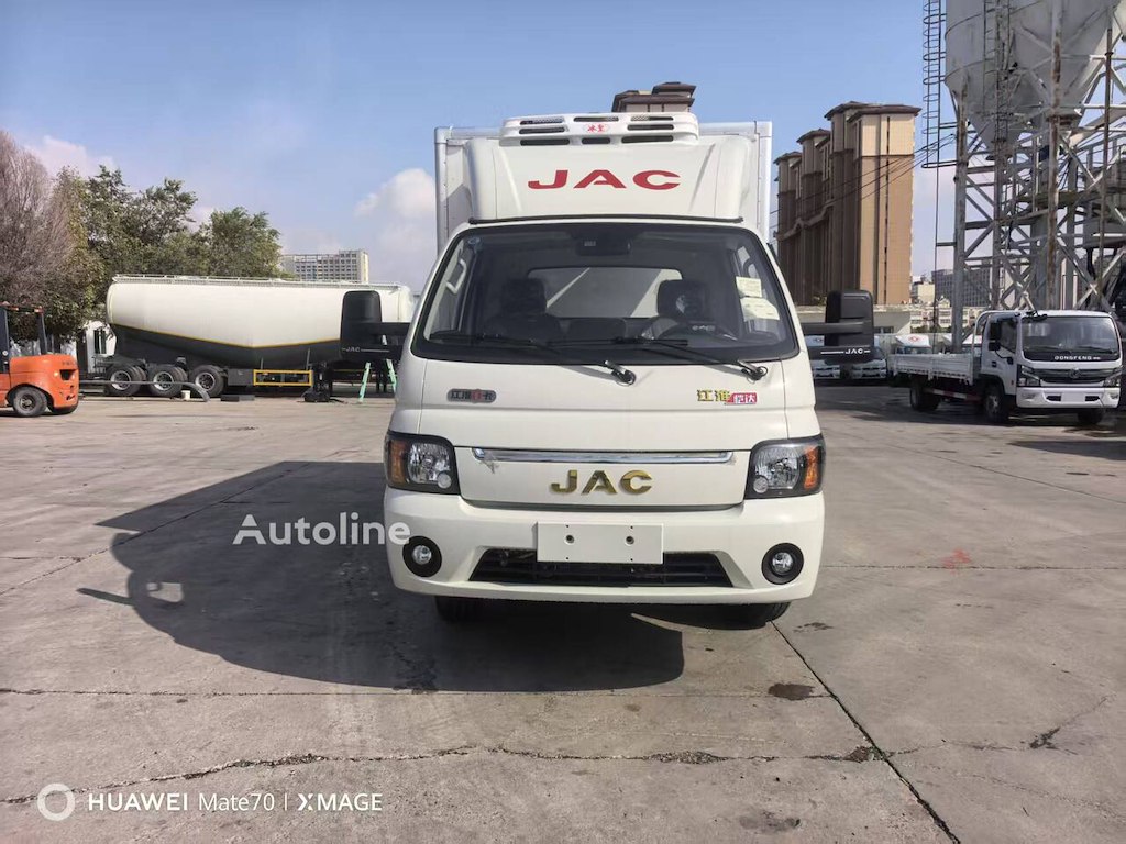 Nova JAC X6 onboard truck/refrigerated truck/van truck kamion hladnjača < 3.5t