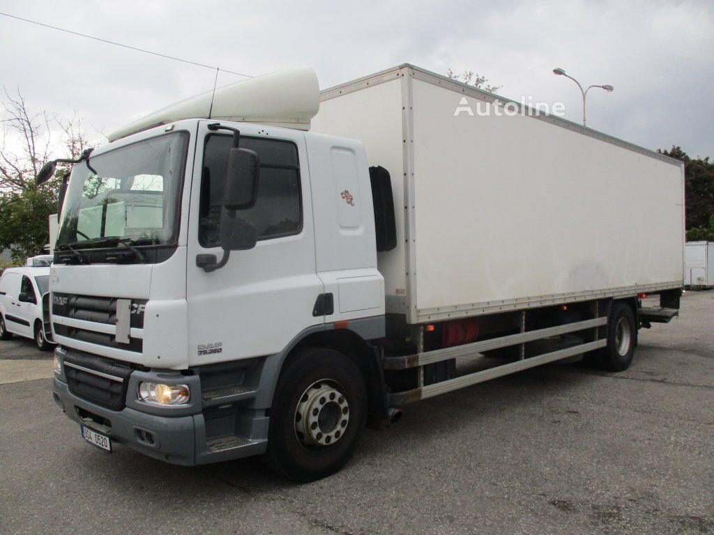 DAF CF 75.360 s HČ a 1 lůžkem skříň 21 palet kamion furgon