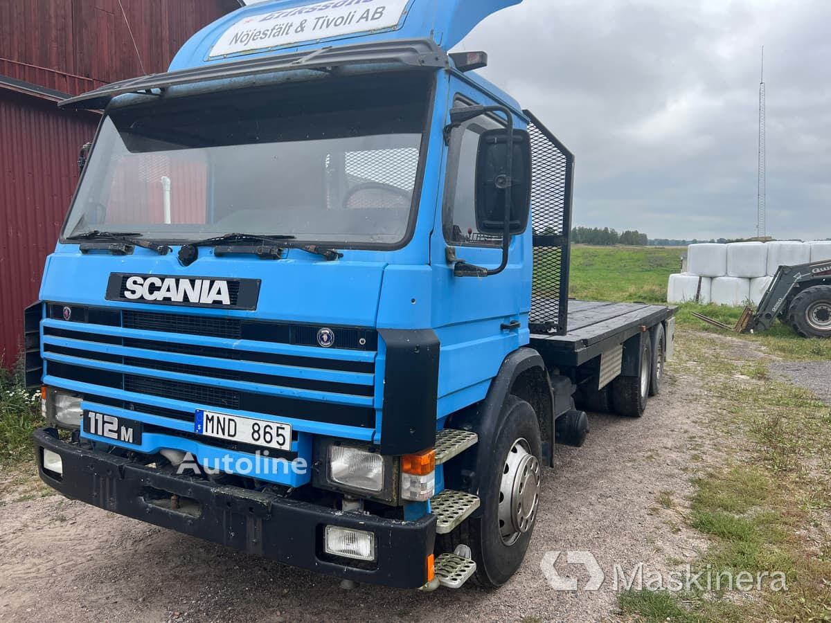 Prodaje se Scania P112 kamion platforme na aukciji